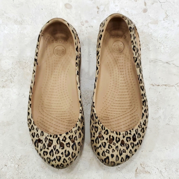 CROCS | Shoes | Crocs Shoes Womens Size 4 Leopard Print Tan Brown And ...